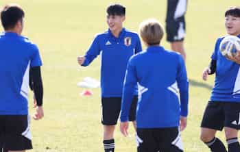 U20日本代表のバルサ17歳DF「中国戦は難しい試合になる」→中国人「日本の有望株は謙虚」【海外の反応】 | アブロードチャンネル